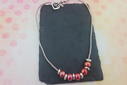 Collares con bolas de cerámica | Blog y noticias sobre bisutería