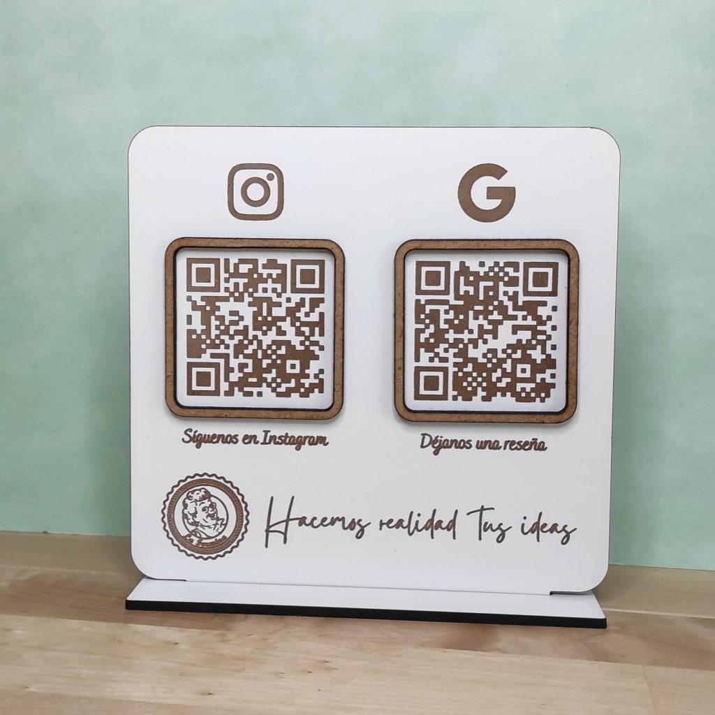 Códigos QR personalizados en madera | Blog y noticias sobre bisutería